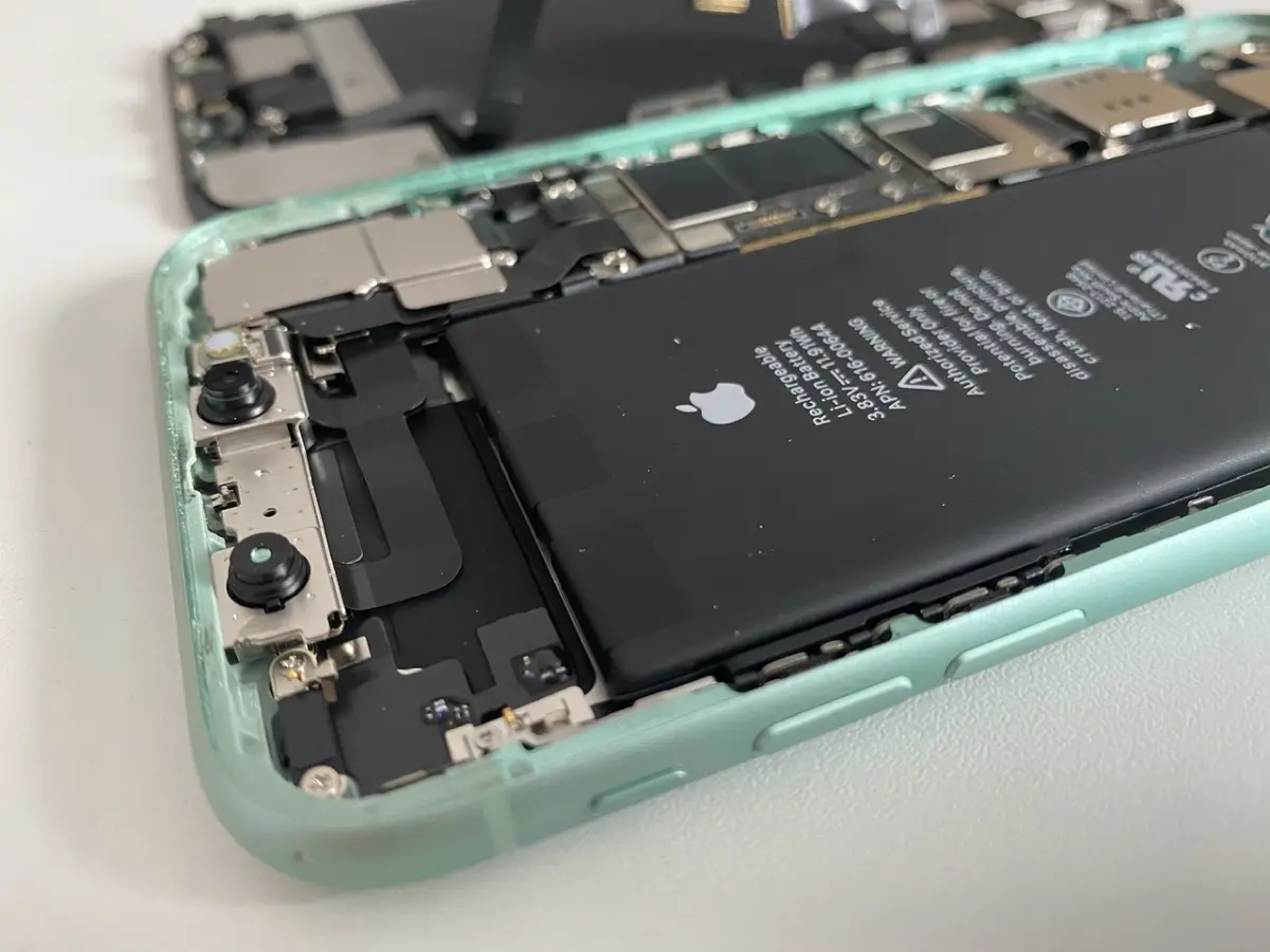How to Tell If Your iPhone Battery Needs Replacement